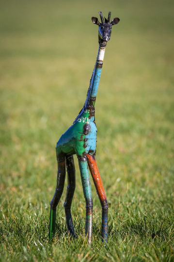 Recycled Metal Giraffe Coloured